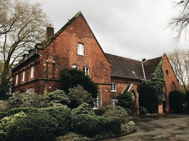 10 Essential Tips for Finding Your Dream Home